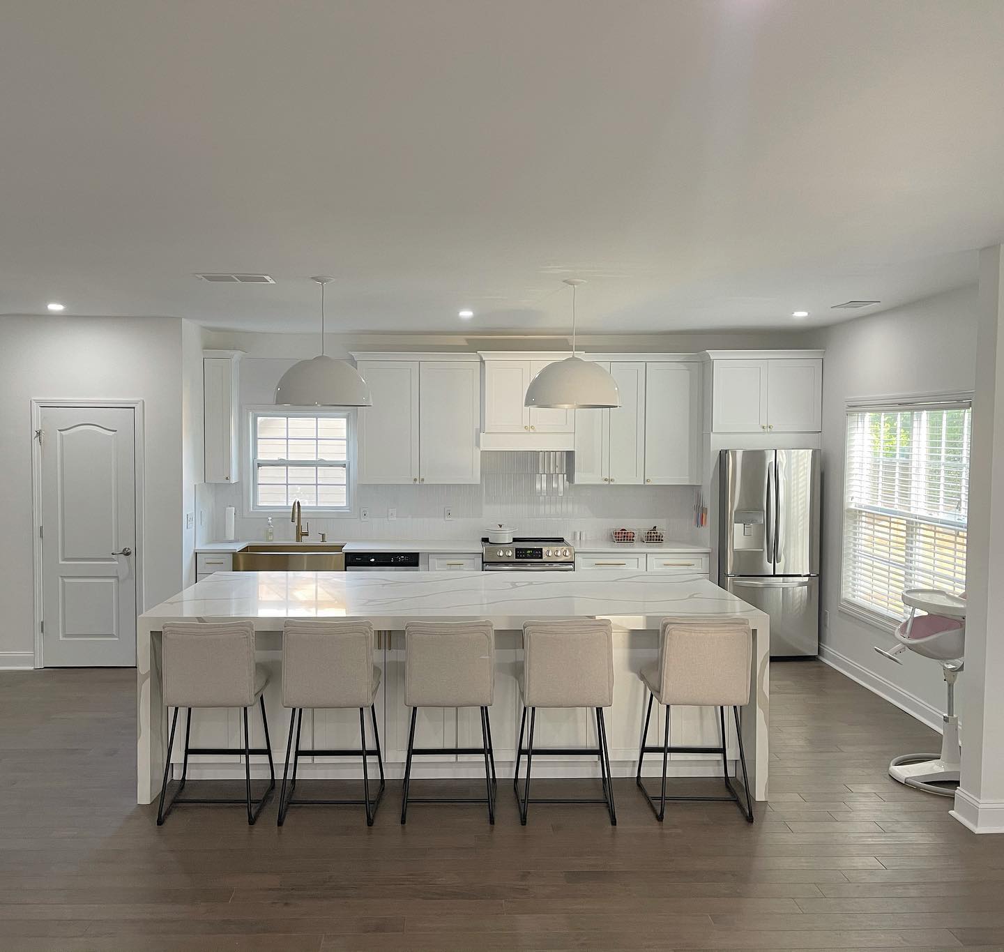 GALLERY- Quartz Projects - Marble Look Quartz